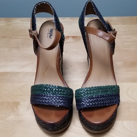 Mossimo Supply Co. | Shoes | Mossimo Supply Co Platform Sandals Size 8 ...